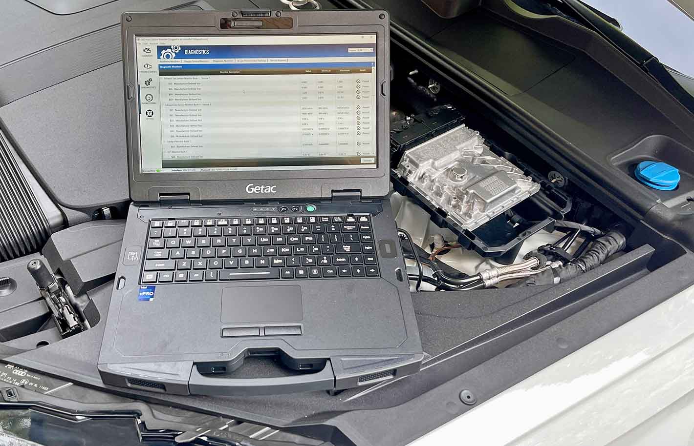 Rugged PC Review.com - Semi-rugged Notebooks: GETAC S410