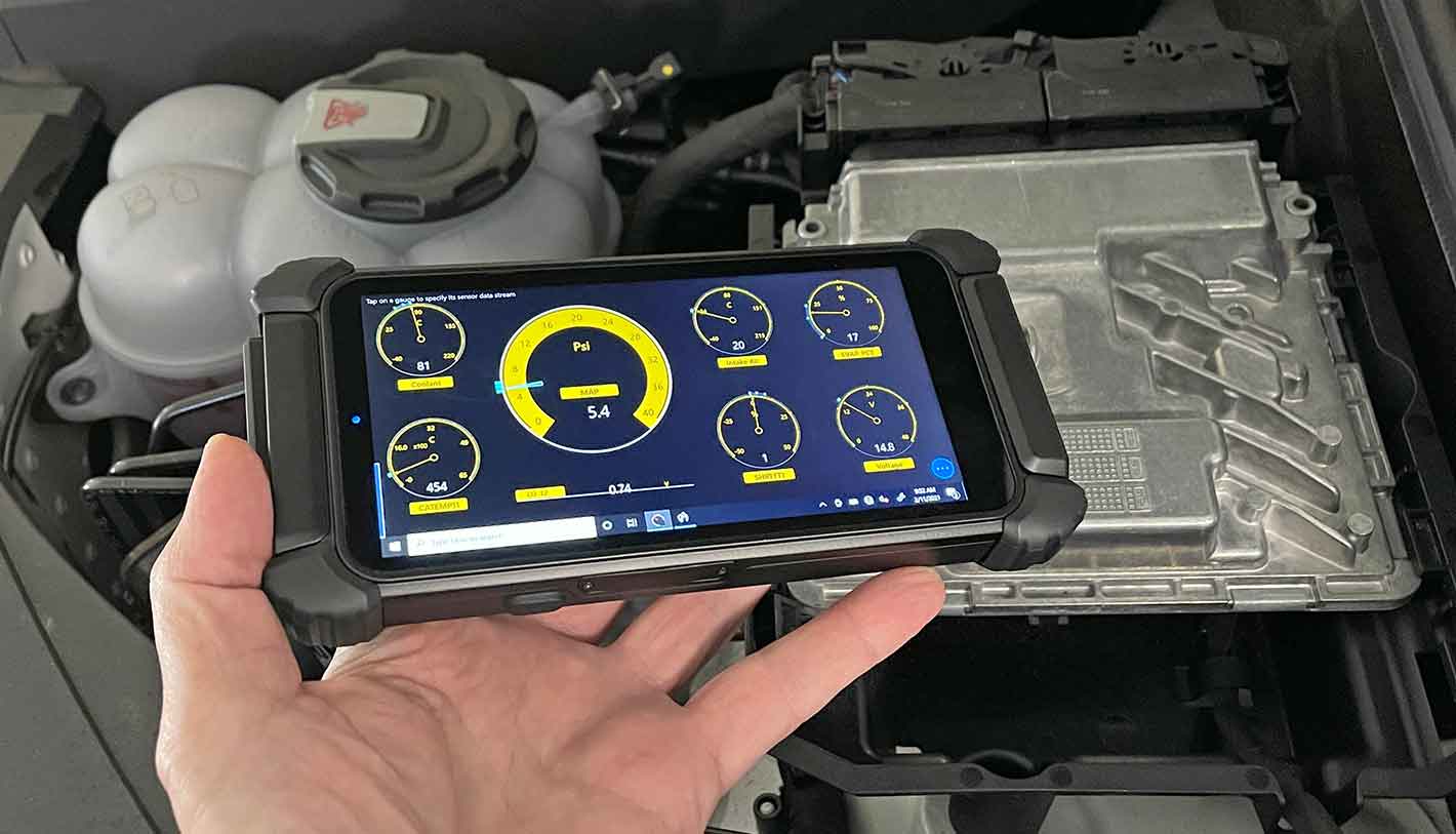 Rugged PC Review.com - Rugged Tablet PCs: DT Research DT362GL