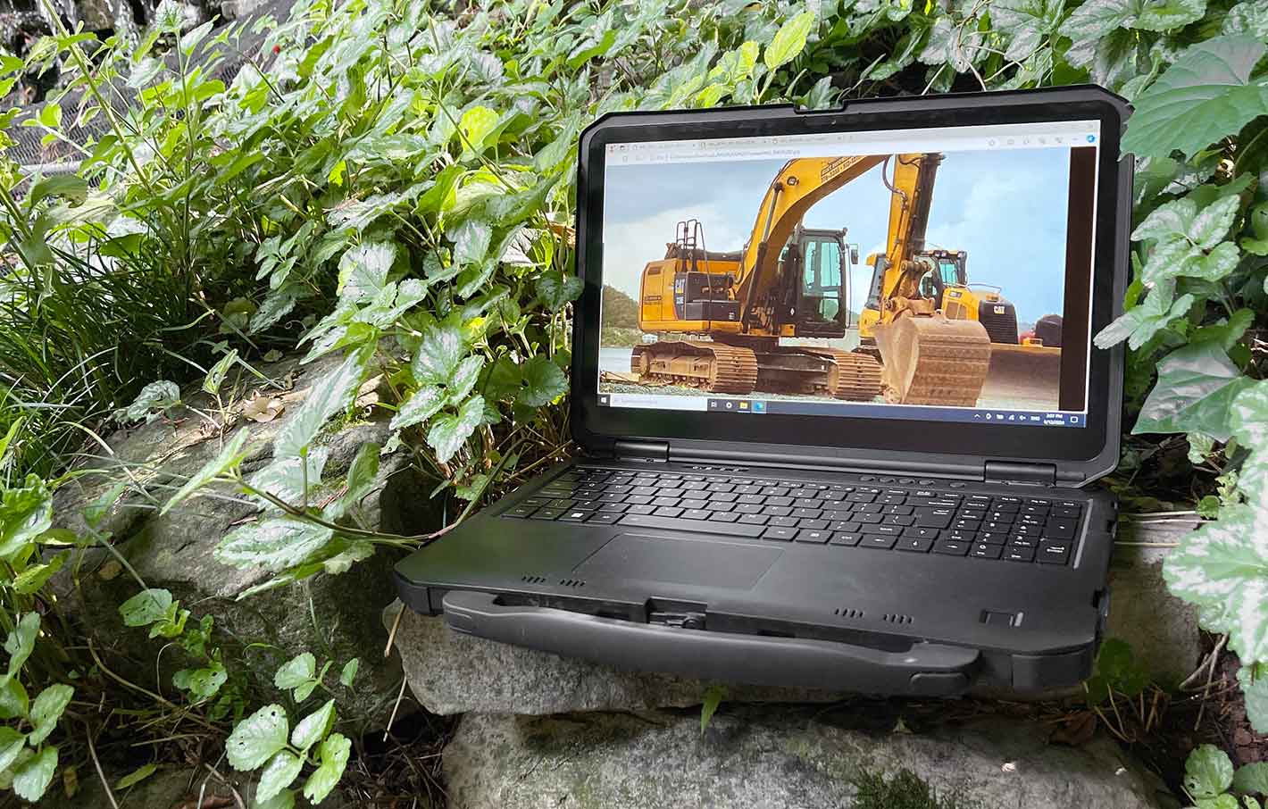Rugged PC Review.com - Rugged Notebooks: Winmate L156AD-M1